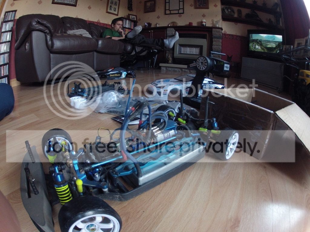 Team Associated TC3 with Brushless Motor, Lipo's, 2.4Ghz controller ...